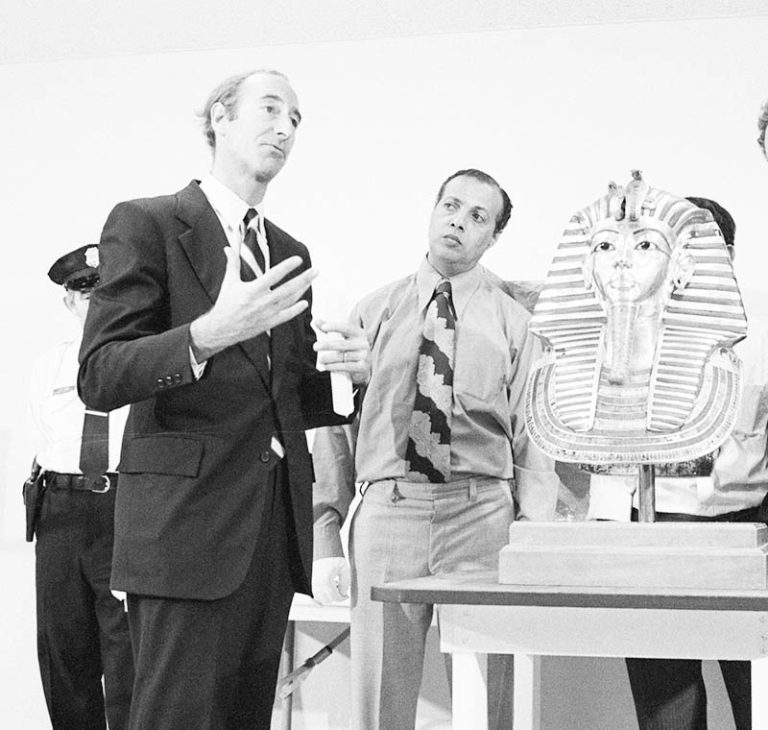 More than 1000 artifacts in Metropolitan Museum of Art catalog linked ...